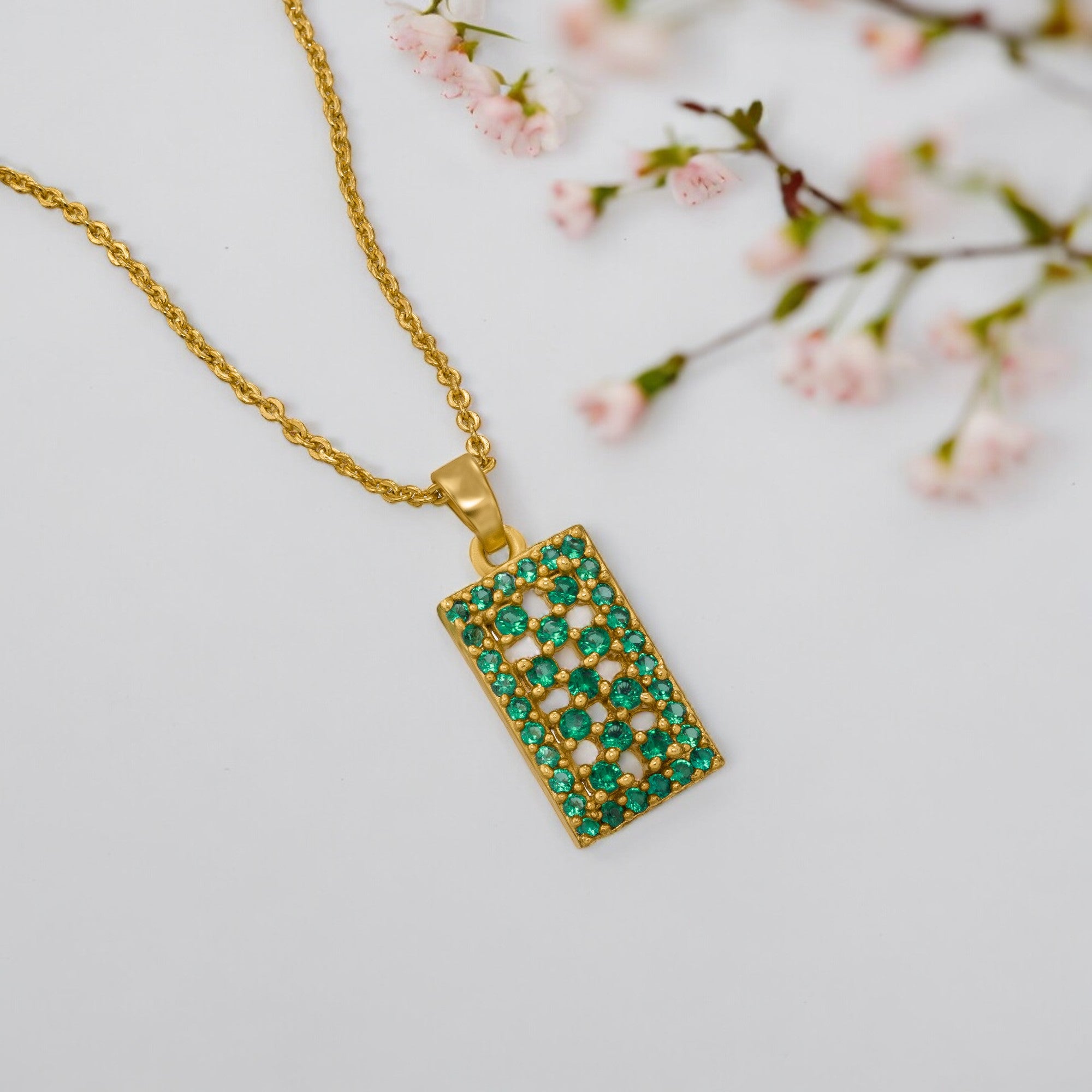 Golden Necklace with Green Diamonds – sorellii